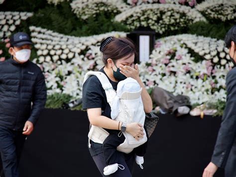 交換學生命喪梨泰院父親如「身中億萬刀」 多名目擊者控有人故意推擠釀慘劇