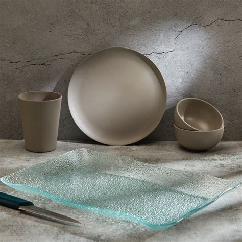 Elegant Glass Platters For Stylish Serving Versatile And Chic Tableware