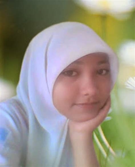 Foto Cewek Muslim Cantik Imut Berjambang