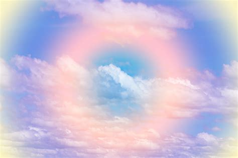 달콤한 파스텔 색 구름과 하늘에 태양 빛 부드러운 그라데이션 파스텔 컬러 배경 흐림 0명에 대한 스톡 사진 및 기타 이미지 0명 구름 풍경 그라데이션 Istock