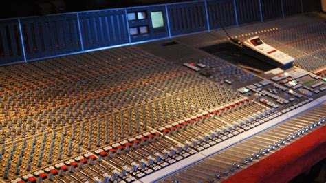 How To Use A Mixer Console At Ronald Wray Blog