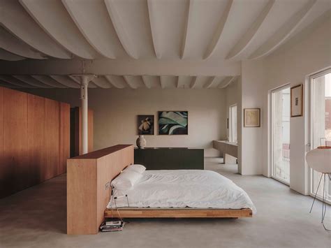 미니멀리즘 아트 갤러리 앤 홈 Mesura Turns An Industrial Space In Barcelona Into A