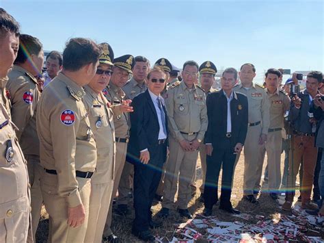 សមត្ថកិច្ចដុតបំផ្លាញទំនិញក្លែងក្លាយ និងខូចគុណភាពប្រមាណជាង១០០តោន ក្រសួងព័ត៌មាន