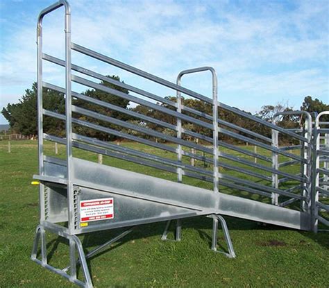 Cattle Loading Ramp Adjustable 4 8m Commander Ag Quip