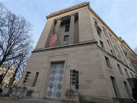 Fired Doj Official Sought To Sway Venezuelan Deportation Case
