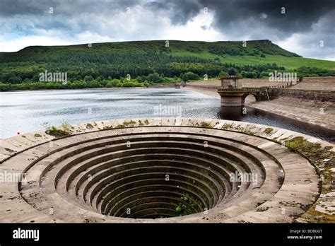 Ladybower Reservoir Overflow Stock Photo Alamy