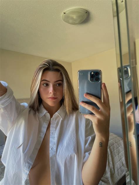 Bedroom Selfie R Openshirt