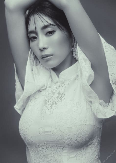 Peche 감수 모리사키 토모미 사진집 “love Art” 2022 V2ph