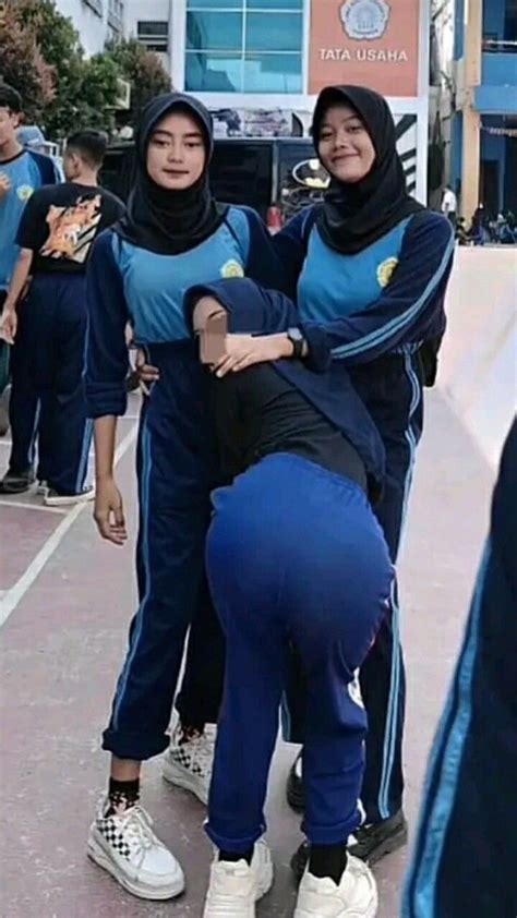 Pin Oleh Halimsh Di Simpan Cepat Di Baju Olahraga Gaya Hijab Pakaian Ketat