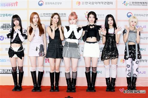 [et포토] 케플러 초미니로 돋보이는 각선미 전자신문