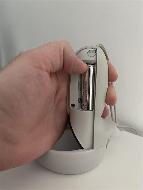 Easily Change And Replace Your Oculus Quest Controller Batteries Reality Remake Gaming