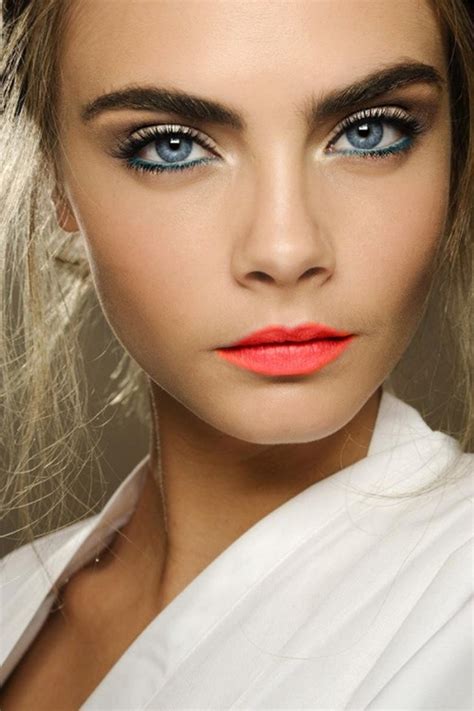 How To Make Blue Eyes Look Brighter Without Makeup Saubhaya Makeup