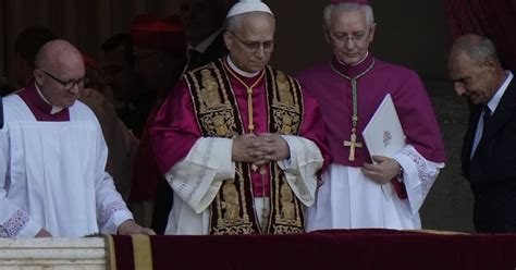 ВИДЕО В Ватикане избран новый Папа римский Им стал Роберт Фрэнсис Прево из США взявший имя