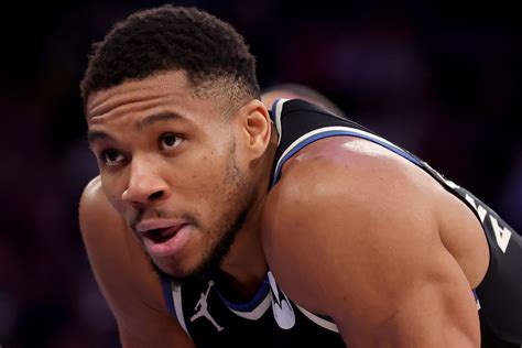 Nba Insider Reveals Bucks Superstar Giannis Antetokounmpos Trade Stance As Knicks Make Massive