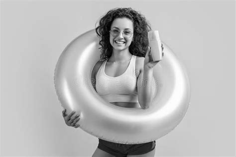 Glad Girl Skincare With Sunscreen In Summer Girl Skincare With