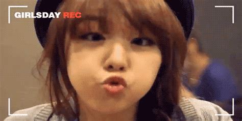 Идеальный поцелуй от айдолов в День святого Валентина женская версия