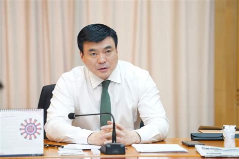 Гашуунсухайт боомтоор өдөрт 200 тээврийн хэрэгсэл нэвтэрч буйг ирэх сарын 1 нээс 300 болгоно