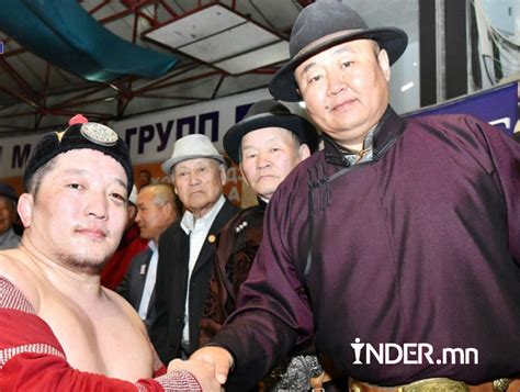 Архангай аймгийн Хайрхан сумын түүхт ойн барилдаанд улсын начин Т Дүгэрдорж анх удаагаа түрүүллээ