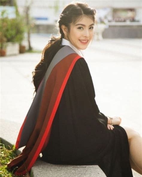 รวม 24 ทรง 4 สไตล์ ไอเดีย ทรงผมรับปริญญาของดาราไอดอลคนดัง ที่บัณฑิตใหม่ป้ายแดงทำตามกันได้