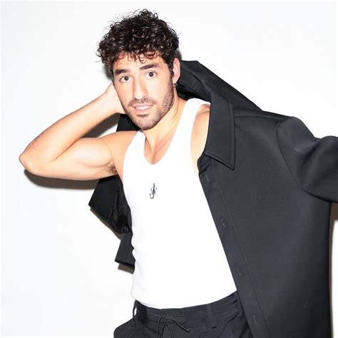 Jos Condessa Vira Sex Symbol Em Paris Estrelas Tvguia