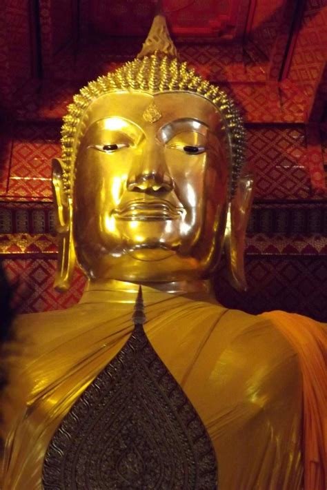 พระพักตร์ หลวงพ่อโต ซำปอกง หรือนามเต็มว่า พระพุทธ ไตรรัตนนายก พระพุทธ ปฏิมา ที่ ขึ้นชื่อ ใน