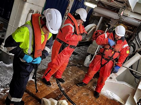 Glen Walker Deploying Bongo Net Earth Sciences New Zealand Niwa