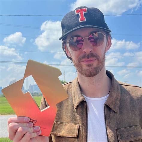 Hozier Lands First Uk No1 Album As ‘unreal Unearth Debuts At Summit