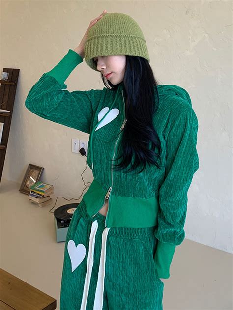 인기급상승🔥 메리 하트 세트 트레이닝 트레이닝세트 트레이닝복 트레이닝바지 운동복 트레이닝팬츠 후드티 후드집업 크롭집업 크롭후드 기모후드 맨투맨 수입의류 벨벳 코듀로이