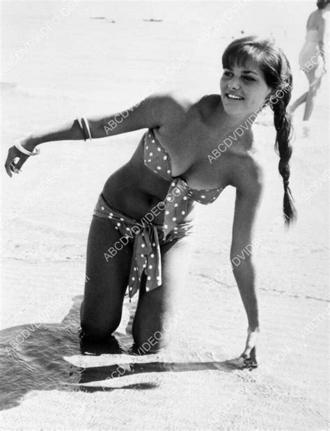 9 Hot Sexy Claudia Cardinale Bikini Pics
