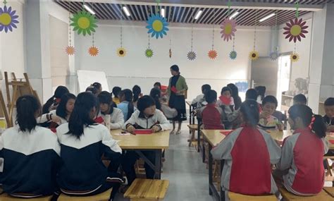 泉山学校少工委组织开展红纸生花展芳菲 指尖传承共成长剪纸活动 艺术 锻炼
