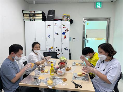 천안시누리별장애인종합복지관 천안시누리별장애인종합복지관 주간활동프로그램 푸드아트 ‘개구리버거 Facebook