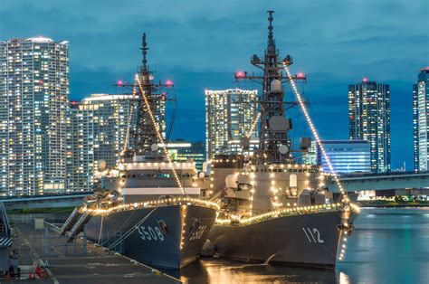 Js Kashima Tv 3508 And Js Makinami Dd 112 Anchored At Harumi Pier Tokyo[2048×1360] R