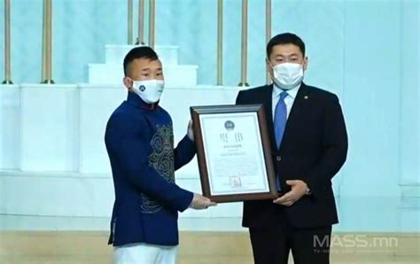 МУГТ Э ЦЭНДБААТАРТ 20 САЯ ТӨГРӨГИЙН БАТЛАМЖ ОЛГОЛОО