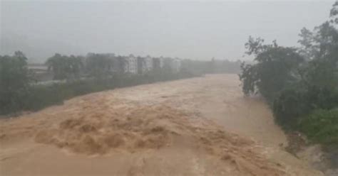 Puerto Rico Braces For Catastrophic Flooding As Hurricane Fiona Slams Into Island Cbs News
