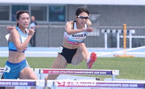 [포토] 류나희 장애물을 넘어 결승선으로 전진