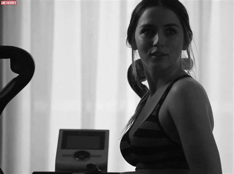 Голая Ана де Армас в Anabel