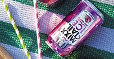 상큼·발랄하게 야외에서 즐기는 캔 칵테일