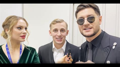 ВЛОГ ПЕСНЯ ГОДА ИНТЕРВЬЮ СПЛЕТНИ МОДНЫЕ ОБРАЗЫ ЗВЁЗД Youtube