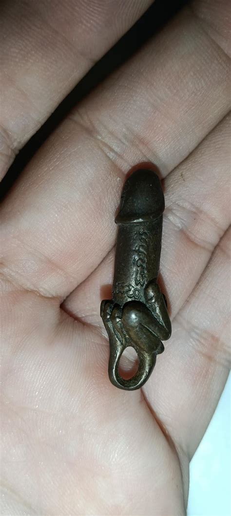 ปลัดขลิก หลวงพ่อยด วัดหนองจอก รุ่นมหาเศรษฐี ไตรมาส Ennxo