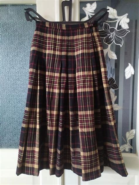 Вінтажна шерстяна міді спідниця в клітинку в стилі Dark Academia англія — ціна 500 грн у