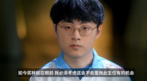 世界冠军也是秀兵？中国游泳运动员覃海洋引用showmaker圣经 直播吧手机版