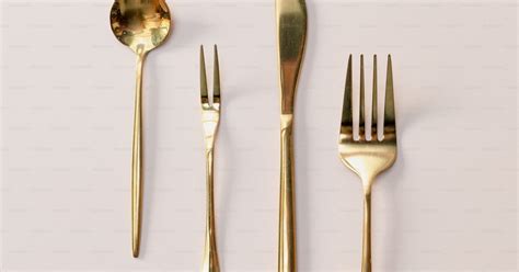 포크 3개와 숟가락 2개 세트 사진 Unsplash의 부엌 이미지