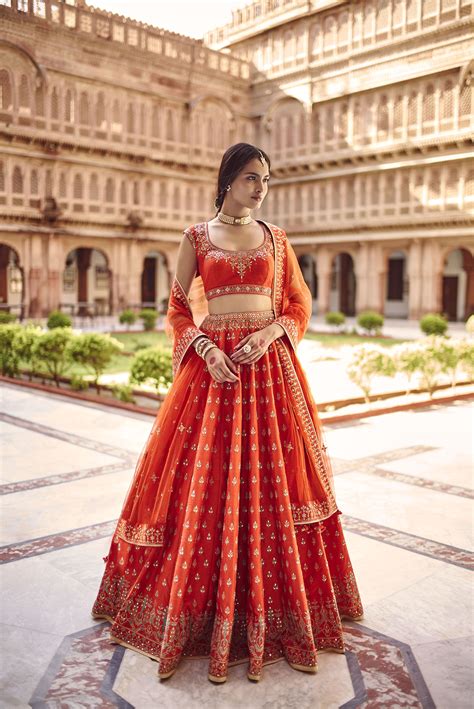Buy Indian Designer Clothes Dresses Online Anita Dongre Indian Bridal Dress Indian Bridal