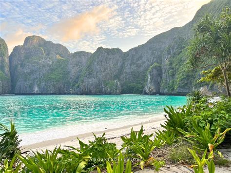 วิวสวยแบบนี้ มองกี่ทีก็ไม่เคยเบื่อ 🌊🐳⛅️ ขอขอบคุณภาพจาก อุทยานหาดนพรัตน์ธาราหมู่เกาะพีพี