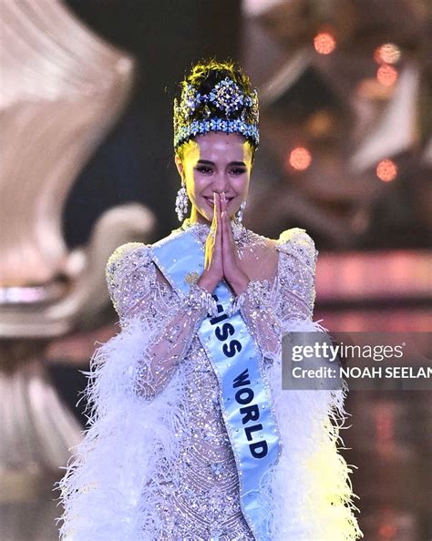 International Poll Gloria Mutis Gloriamutisr Was Crowned As Miss