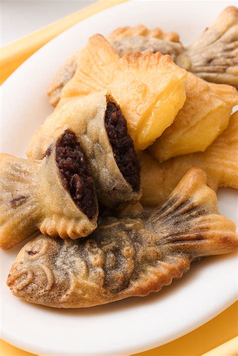 노란색 쟁반 위에 플레이팅된 붕어빵 유토이미지 상세페이지 베이직샵 사진 22781726