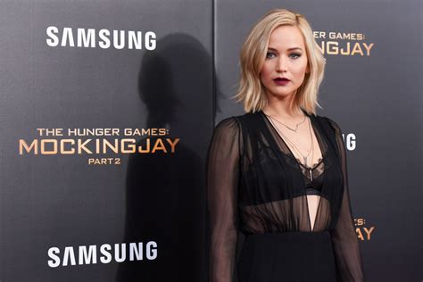 We Graded All Of Jennifer Lawrence S Mockingjay Part Red Carpet Looks Fashionista