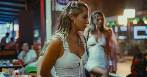 How To Have Sex Analyse Subtilement Le Consentement Et Les Premiers Mois Critique Premiere Fr