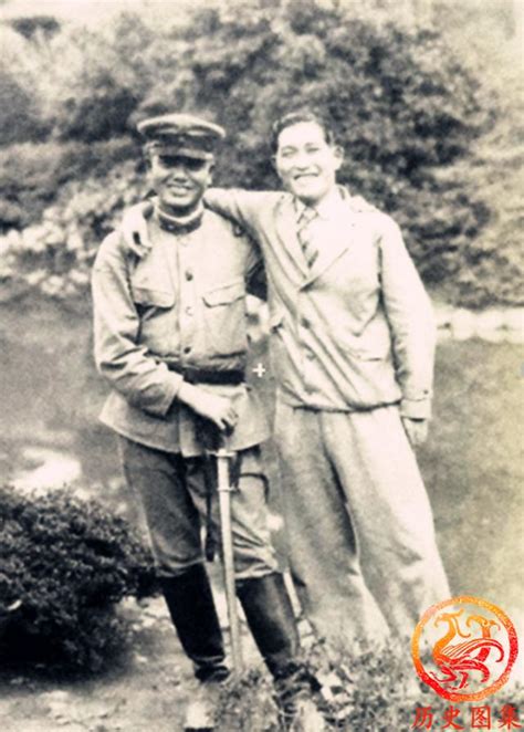 老照片再現抗戰期間漢奸們的醜陋嘴臉：女漢奸坐在車上為日軍帶路 每日頭條