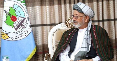 پیشنهاد خلیلی برای پایان بحران سیاسی در افغانستان نظام پارلمانی فدرال بهترین گزینه است